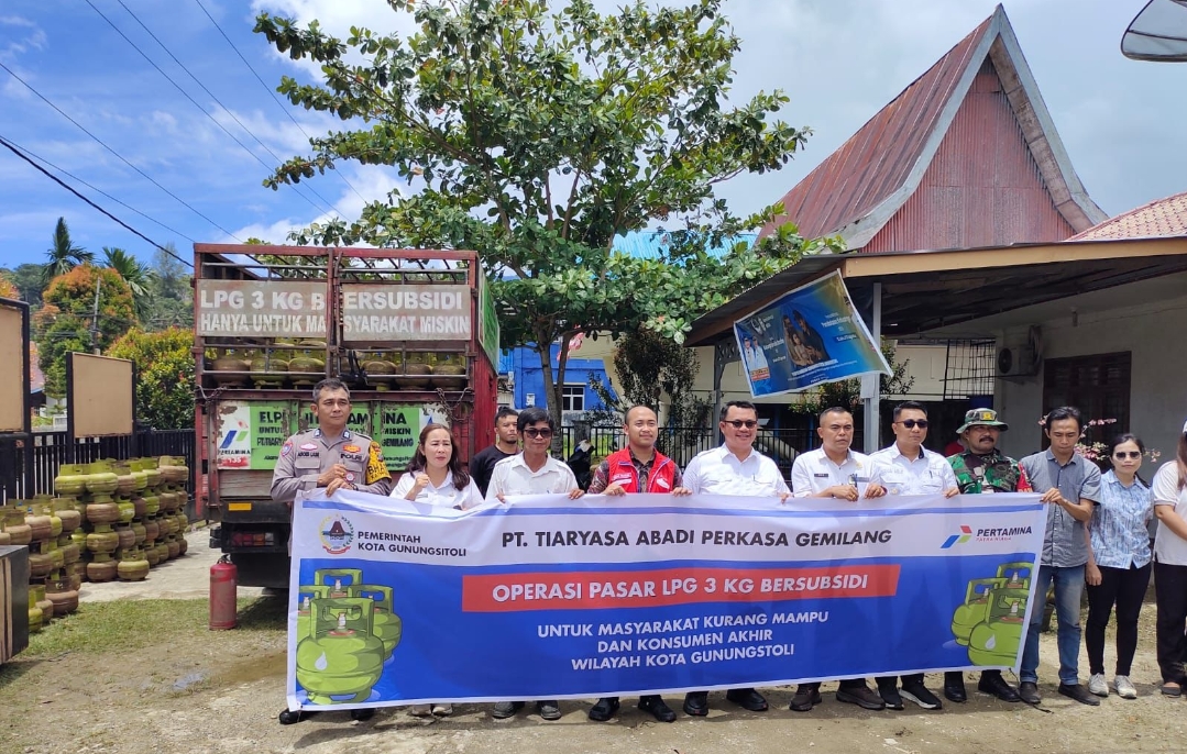 Pertamina Patra Niaga Regional Sumbagut Gelar Operasi Pasar LPG 3 Kg di Kepulauan Nias ...